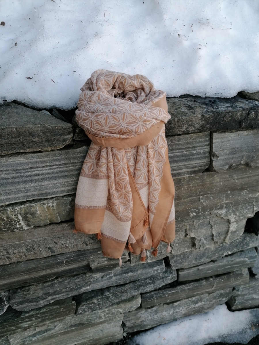 Diz Viscose Skjerf Med Print i Beige - MATTIS STORE